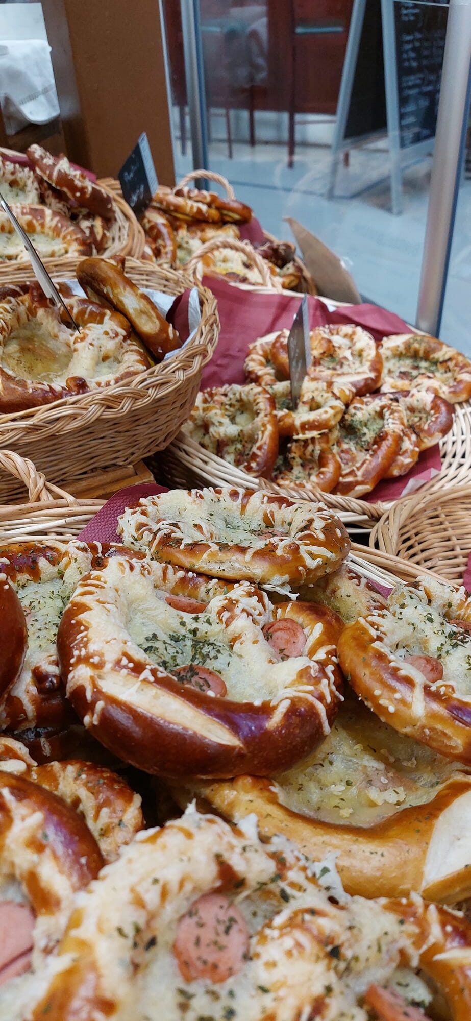 Mamsèl Bretzel : Épicerie et traiteur traditionnel alsacien à Colmar ...